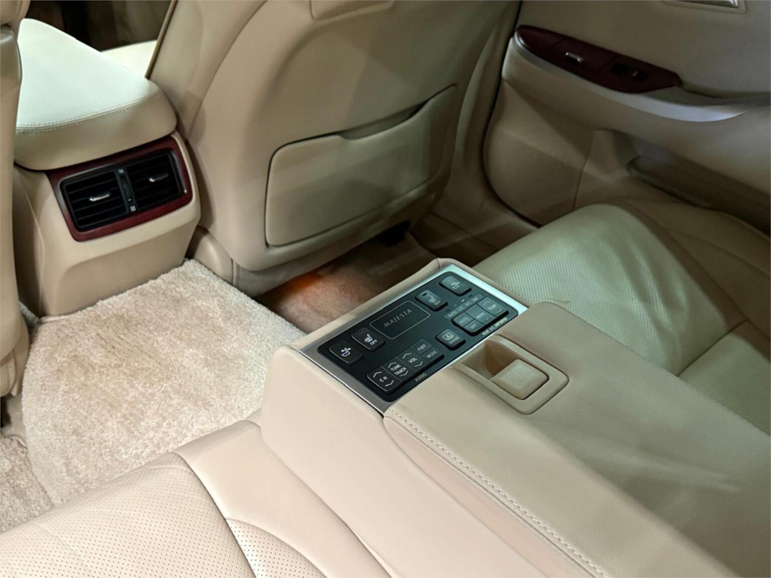 2010 Toyota Crown Majesta URS206 For Sale in Epping | Garage Apex